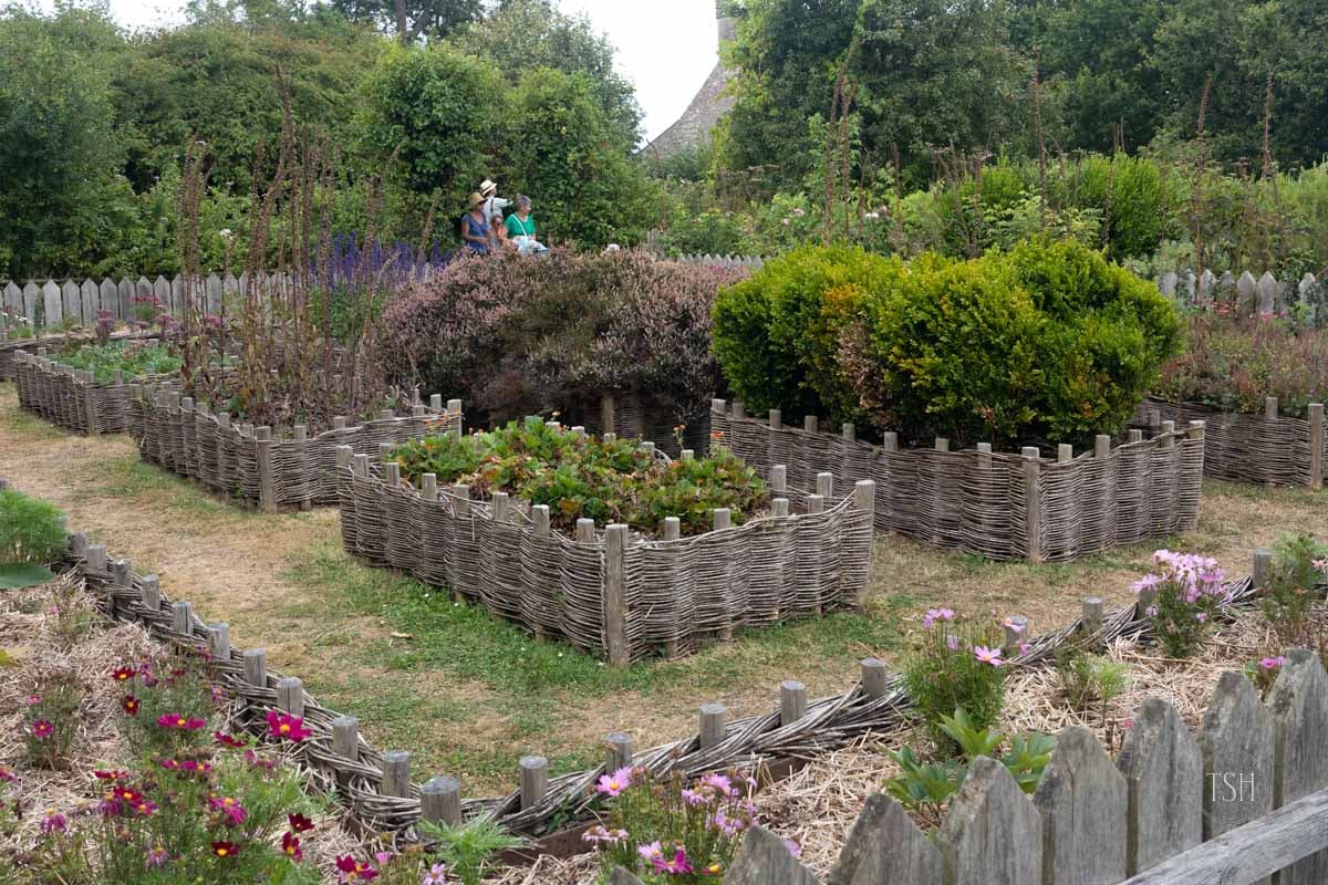 7 Ideas to Create a Potager Garden - The Seasonal Homestead