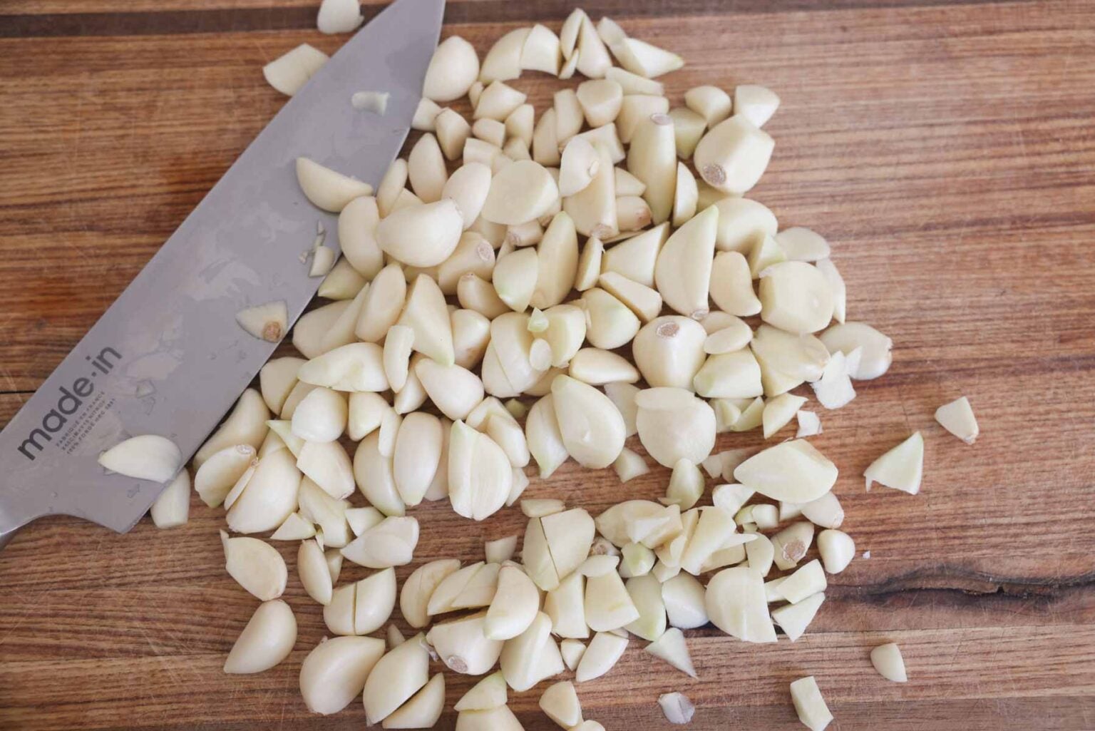 Fermented Garlic (Easy Recipe!) - The Seasonal Homestead