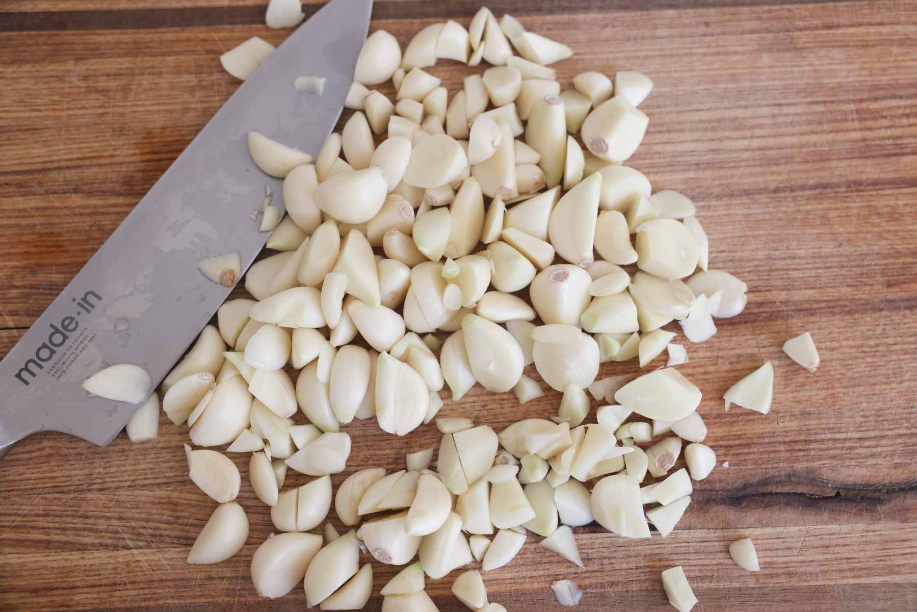 Fermented Garlic (Easy Recipe!) - The Seasonal Homestead